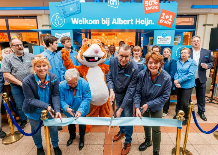 Vernieuwde Albert Heijn Aa-landen doneerde voorraad aan Voedselbank Zwolle: verspilling is ...