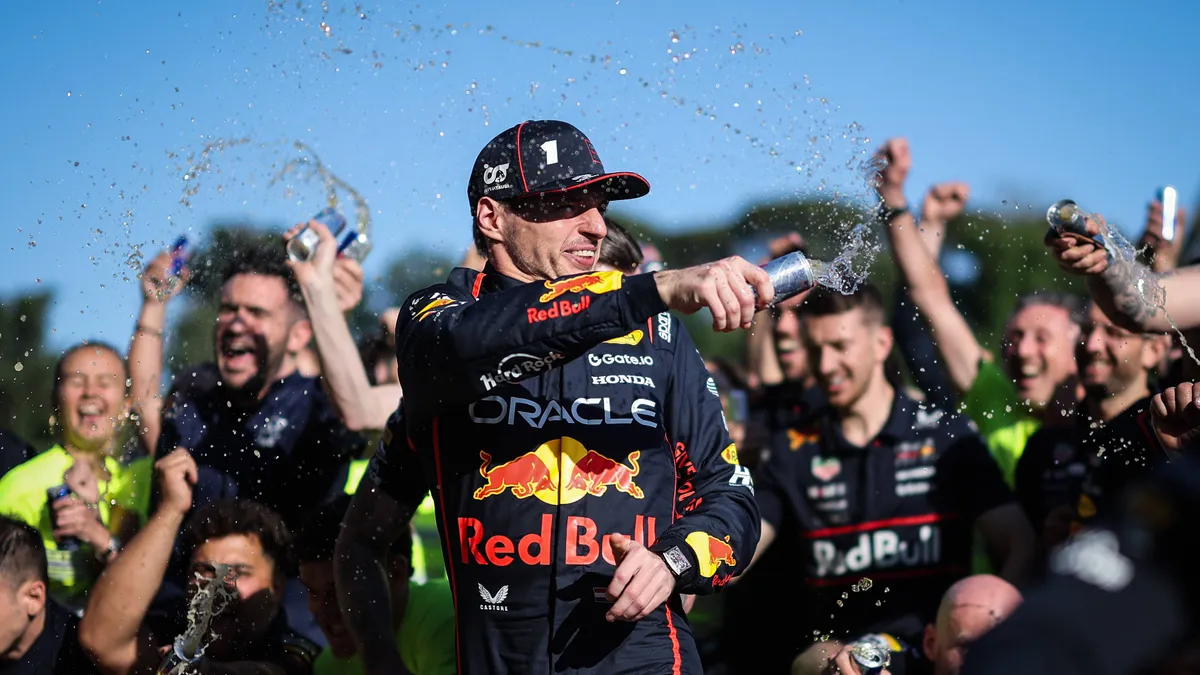 Blijft Verstappen na Imola wél bij Red Bull? Helmut Marko geeft antwoord