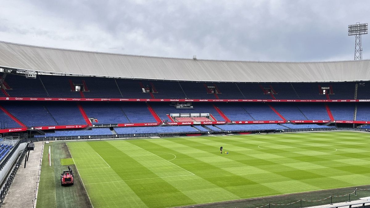 De Kuip met nieuwe boarding klaar voor oefenduel tegen KRC Genk | FR12.nl De Kuip met nieuwe boarding klaar voor oefenduel tegen KRC Genk | FR12.nl