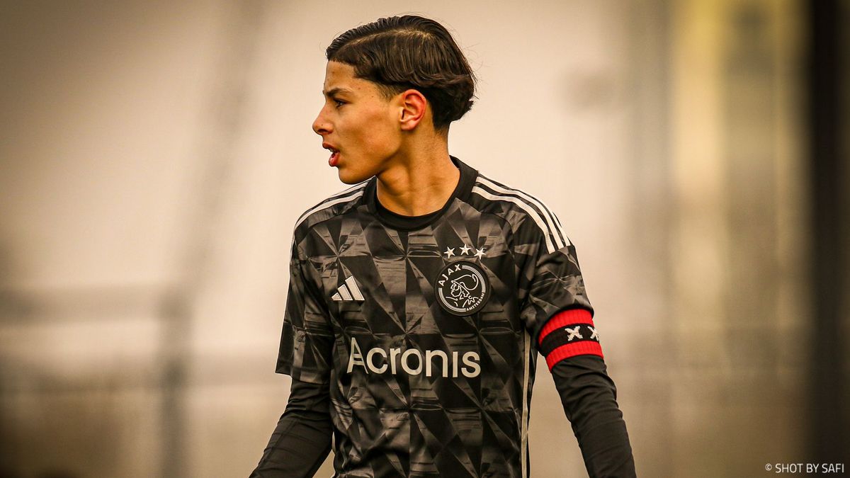 Ajax schuift wederom talent door naar oudere lichting