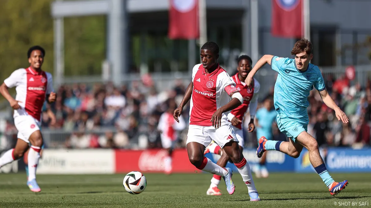 Leegloop bij Jong Ajax vanwege Youth League-duel Ajax O19 met Marseille