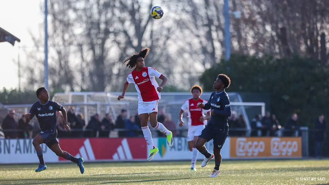 Ajax O16 verliest mini-Klassieker, NAC en Volendam verrassen O17 en O19