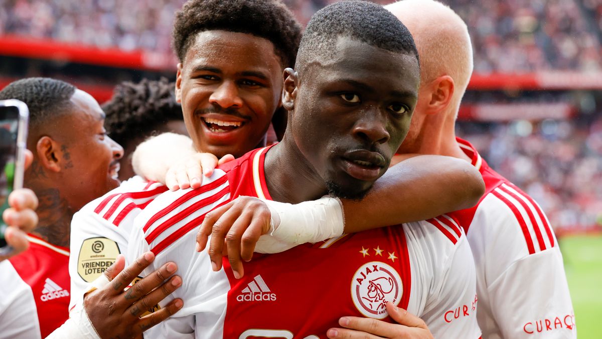 Branie: Ajax leeft plotseling op: toch nog tweede?