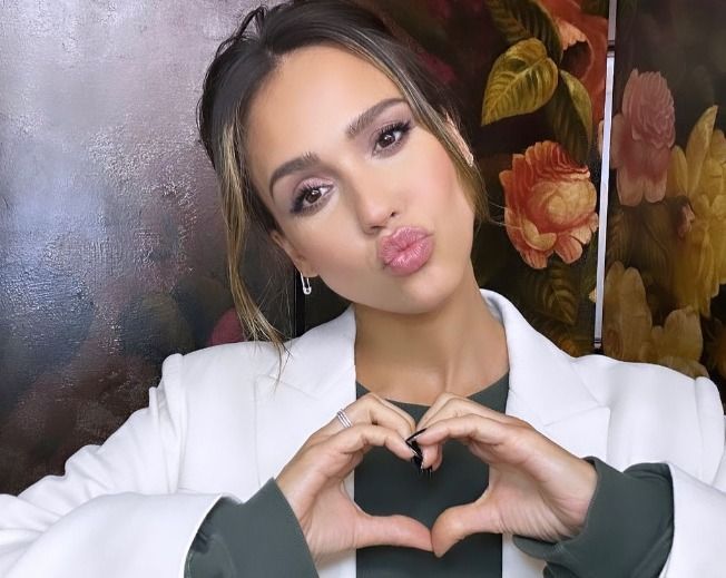 Jessica Alba, who was the dream of many, is still attractive in a ...