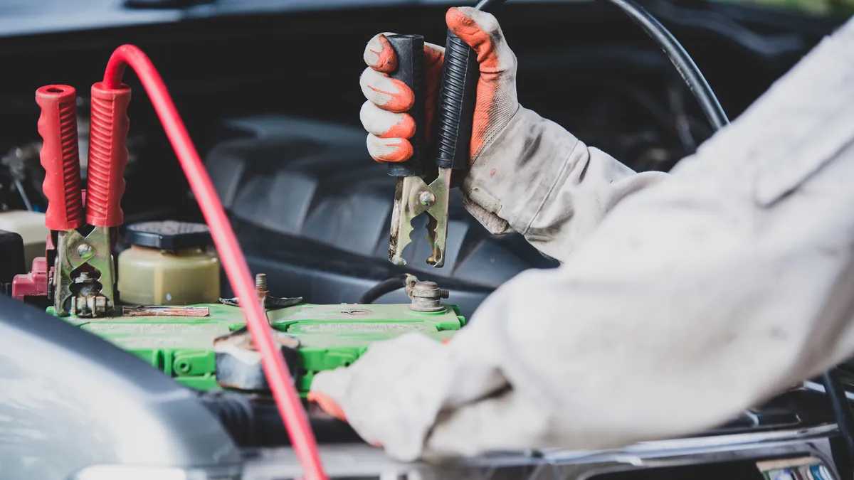 Wat doodt een autobatterij het snelst? De 7 slechtste gewoontes van ...
