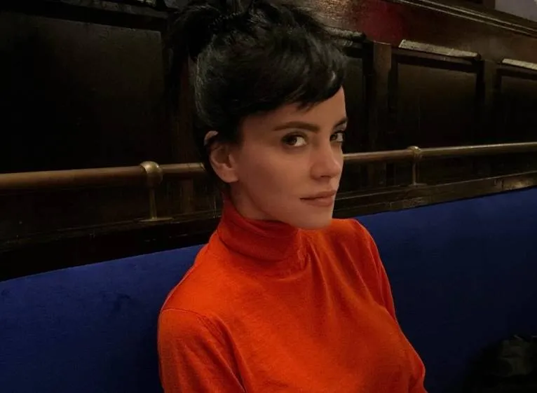 Zangeres Lily Allen is niet alleen een ster op het podium, maar ook in ...