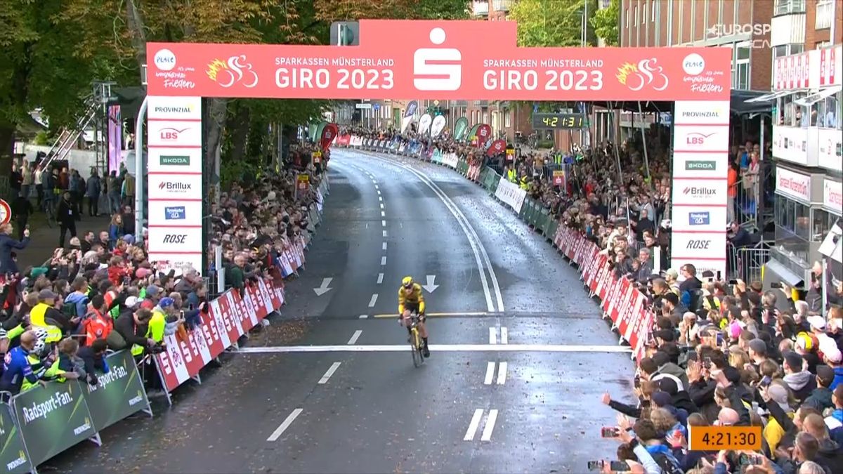 Per Strand Hagenes wins Sparkassen Munsterland Giro, crossing the line ...