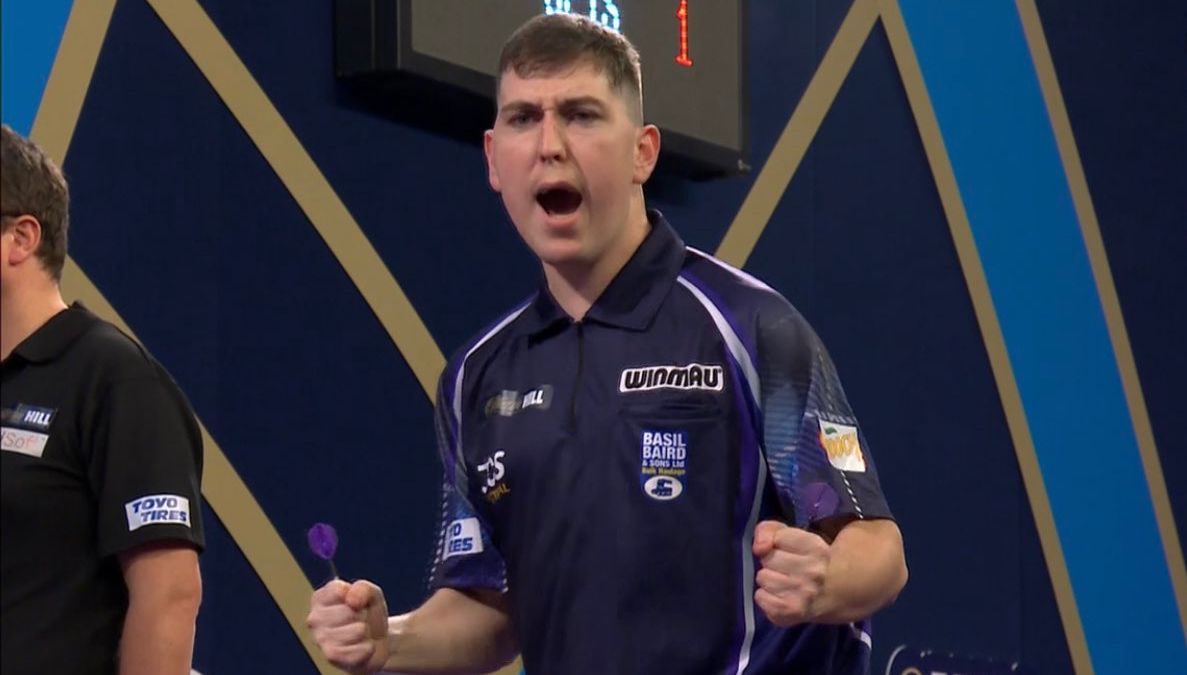 VIDEO: Brilliant Borland hits nine-dart finish to defeat Brooks in ...