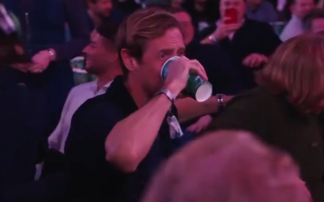 VIDEO: Peter Crouch delights Ally Pally crowd, doing the robot and ...