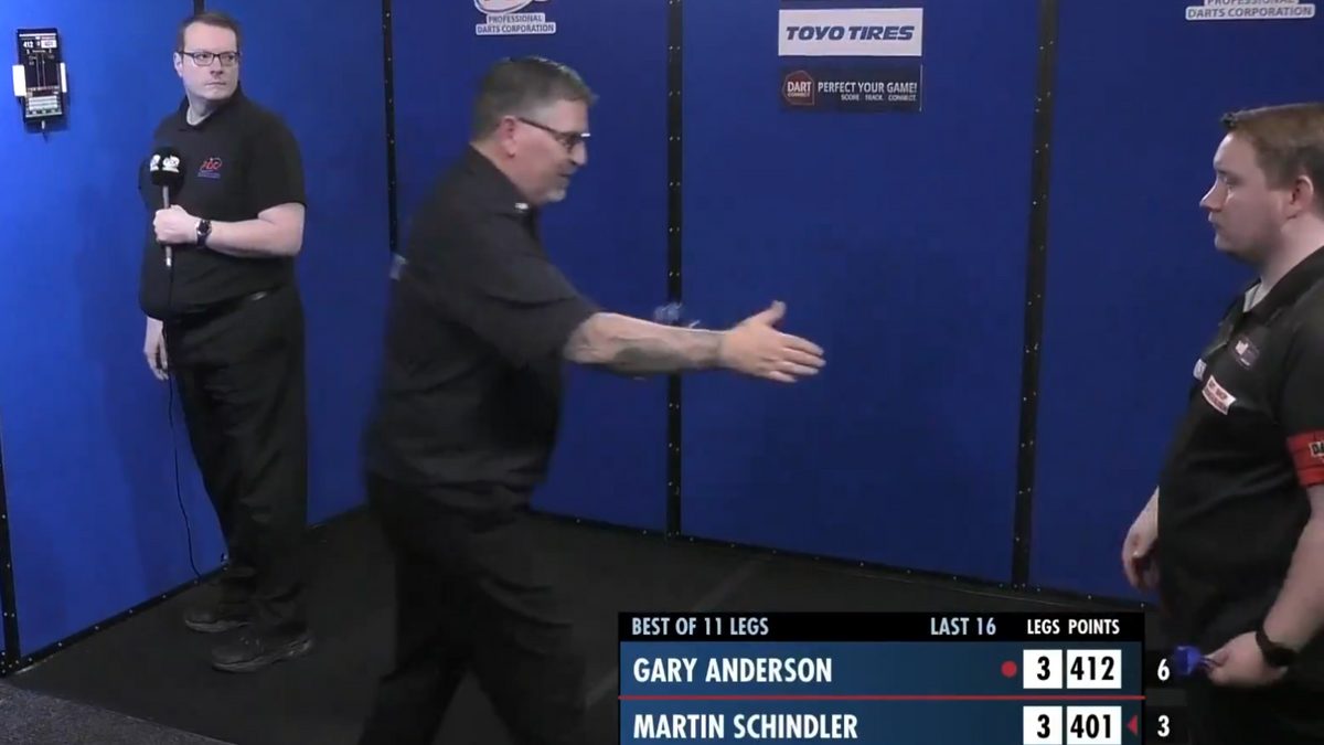 VIDEO: Gary Anderson has to give up mid-match against Martin Schindler ...