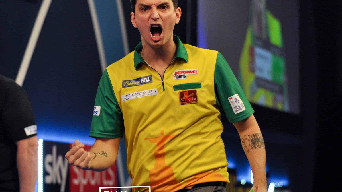 Brazilian ace Portela signs contract with new management | Dartsnews.com