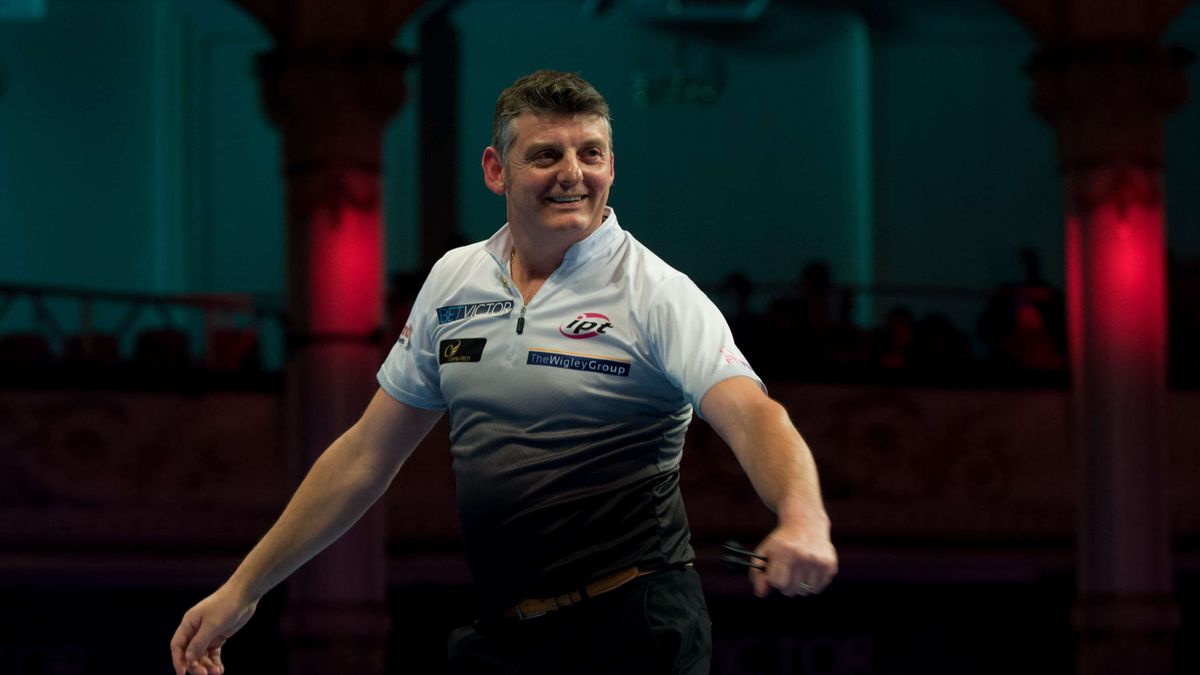 Pipe Comeback stuns Gurney | Dartsnews.com