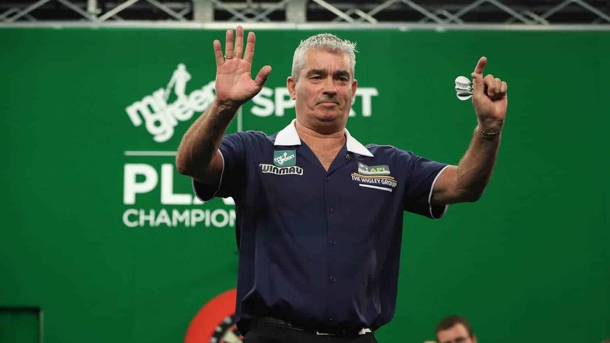 Easy wins for King and Price, Beaton through after legdecider ...