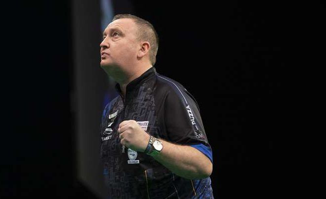 Durrant opens up on having Bell's Palsy: "I don’t like what I see ...