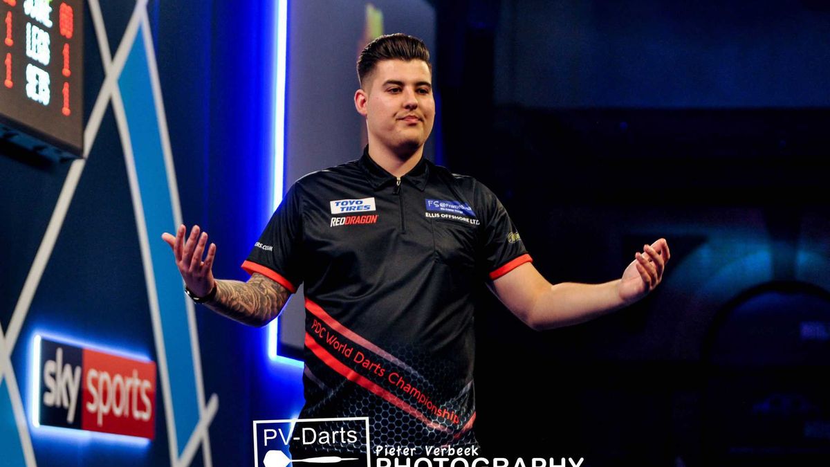 Meikle claims first PDC World Darts Championship win over debutant ...
