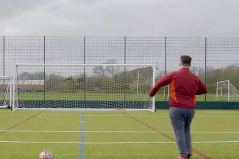 "Verdorie hij is goed in alles" - Fans op sociale media onder de indruk ...