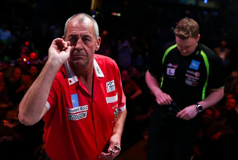 Warren oudste wereldkampioen ooit na zege op Williams in BDO WK-finale ...