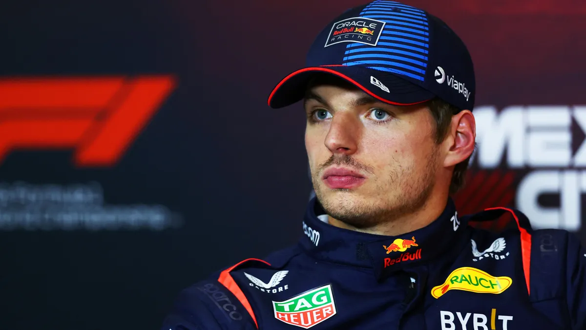 Oud Formule 1-kampioen uit kritiek op Max Verstappen: "Het was gewoon dom hoe hij reed"