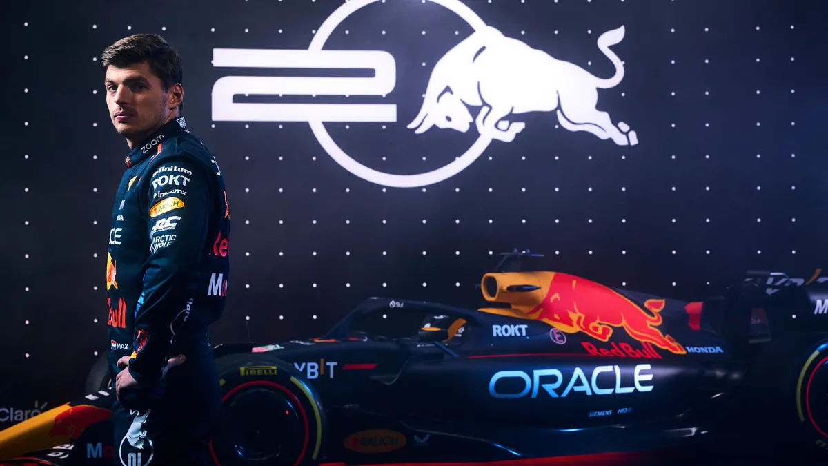 Vertekt Max Verstappen bij Red Bull? Jos Verstappen sluit het niet uit: "Alles is mogelijk"