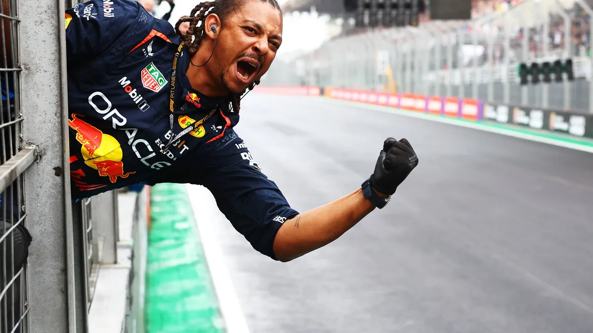 Bekende Red Bull-monteur hangt race pak aan de wilgen