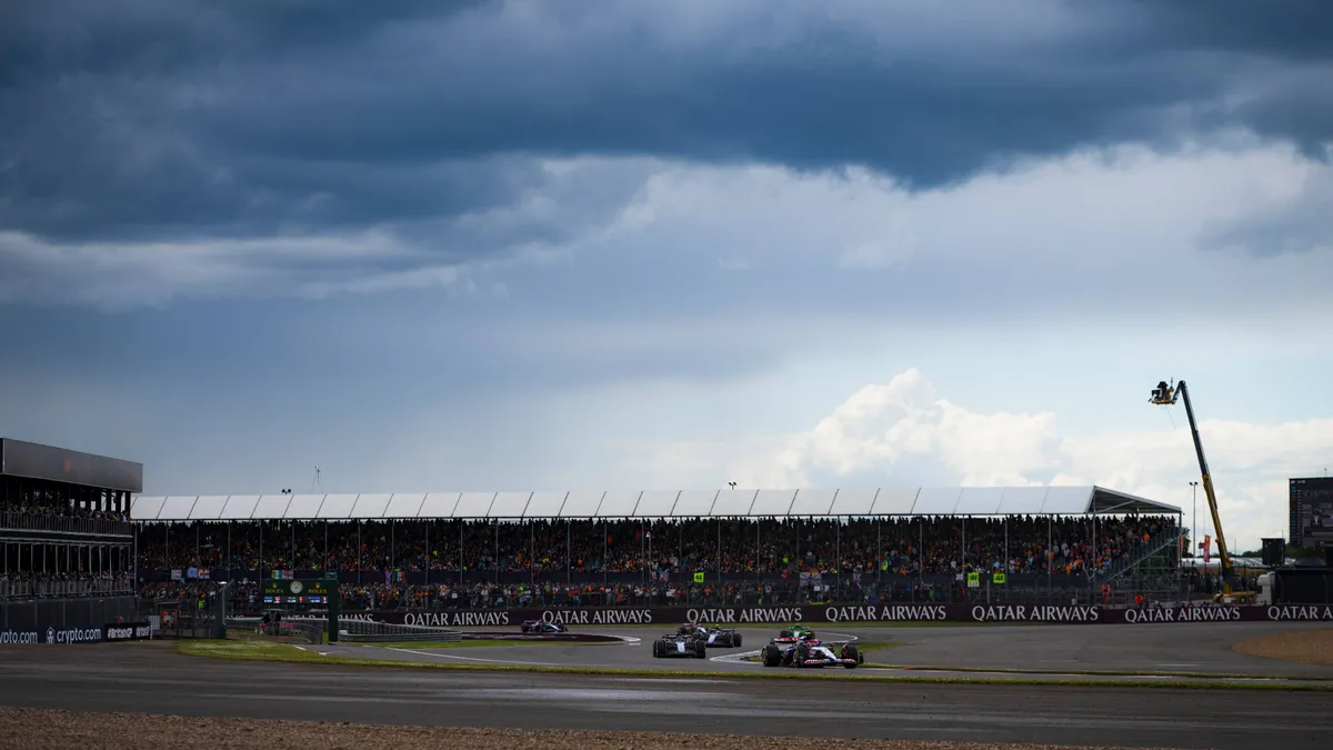Silverstone verandert layout en opvallende kleurstelling voor Stake F1?