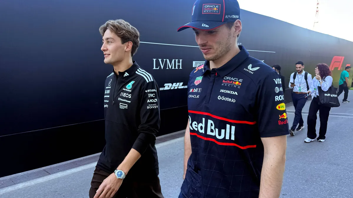 F1 onhult gesprek tussen Max Verstappen en George Russell richting de stewards