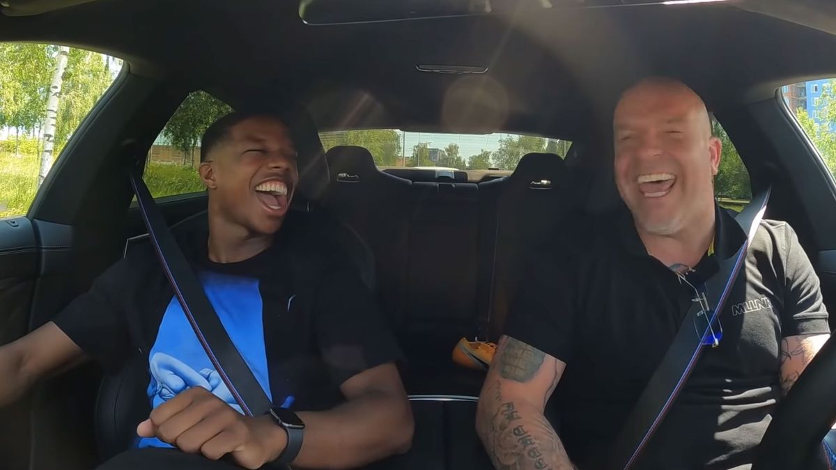 Tyrell Malacia bij Andy in de auto (video) | FR12.nl