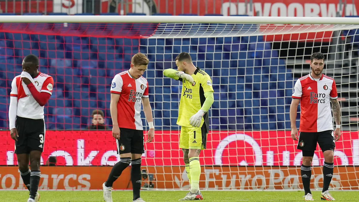 De Cijfers: Nauwelijks voldoendes na slecht optreden Feyenoord | FR12.nl