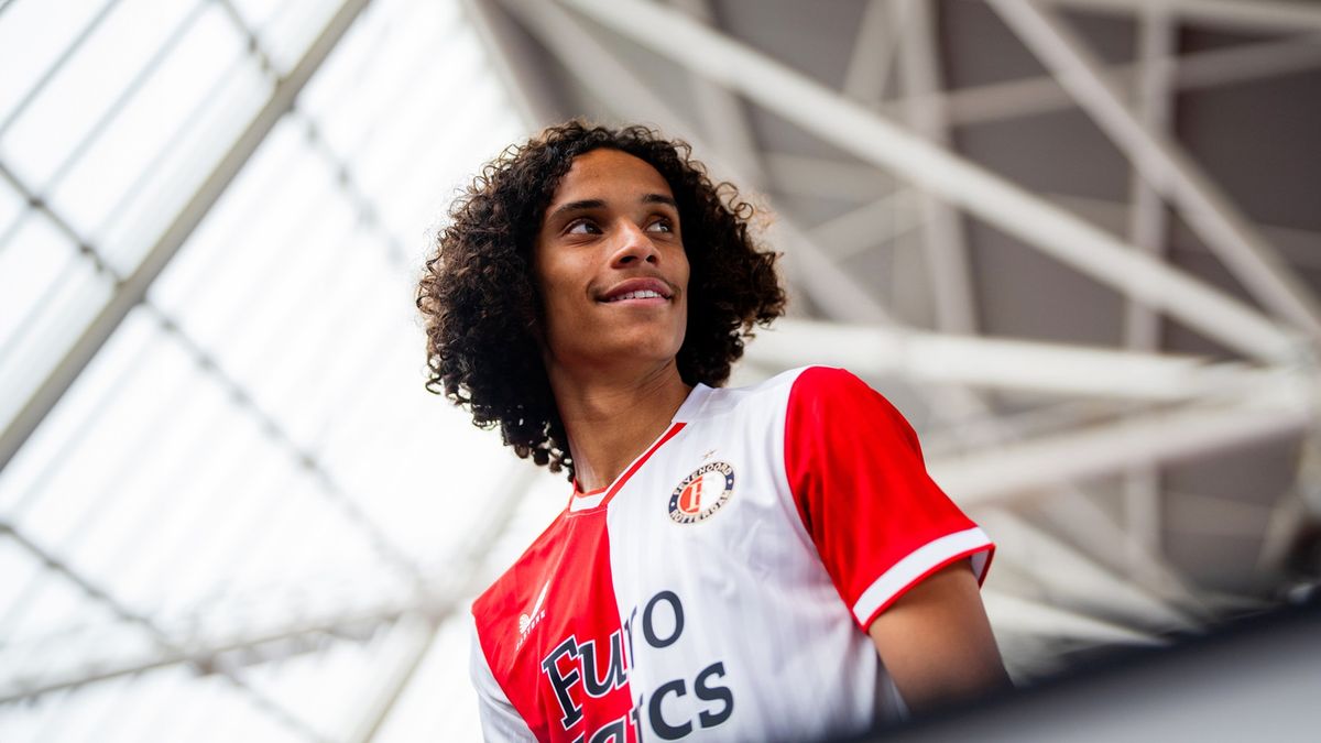 Nieuw contract voor Gjivai Zechiël tot 2028 | FR12.nl