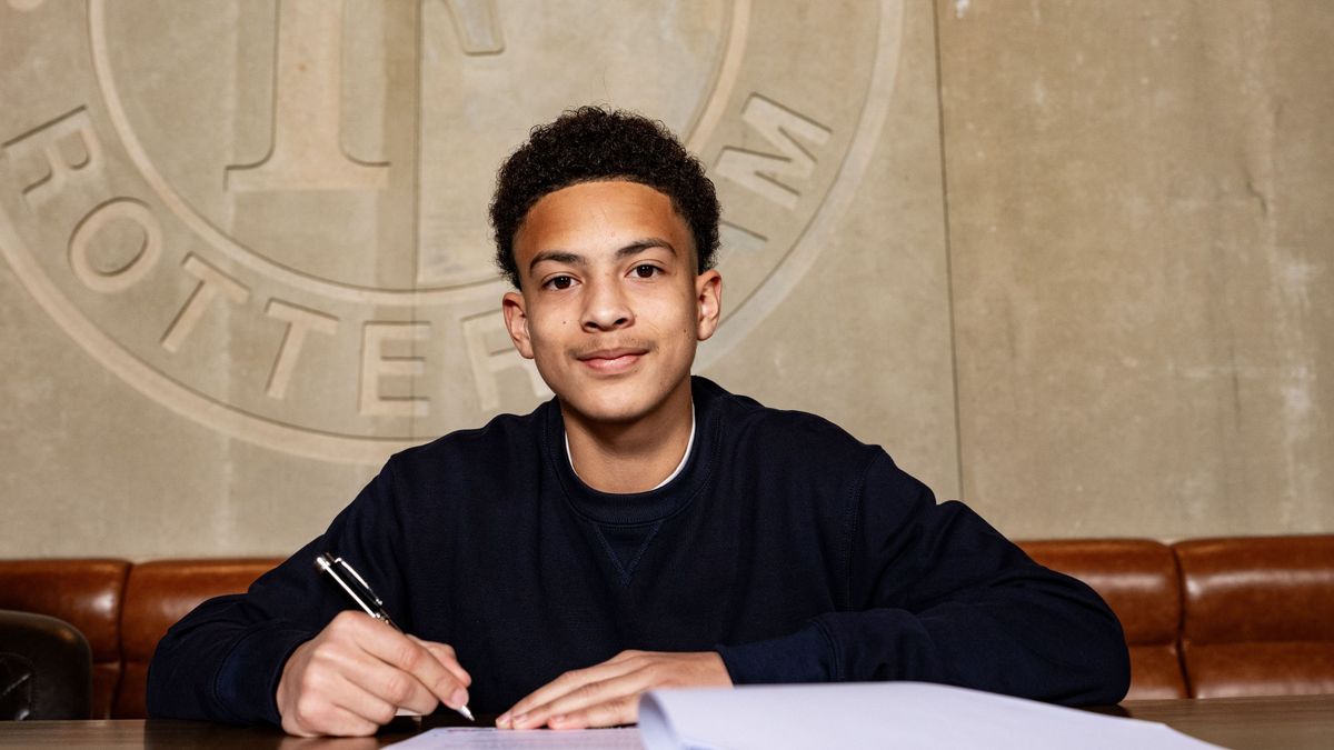 Eerste profcontract voor jeugdspeler Noah Bout | FR12.nl Eerste profcontract voor jeugdspeler Noah Bout | FR12.nl