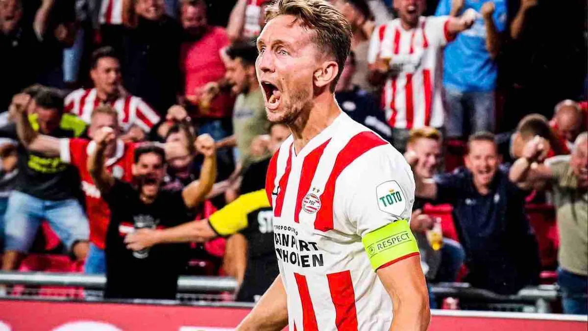 PSV stunt met winst in verlenging | LOESOE