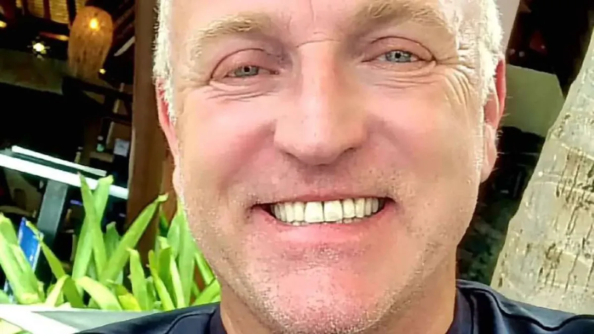 Gordon tindert er op los: gespot op millionairs-dating app | LOESOE