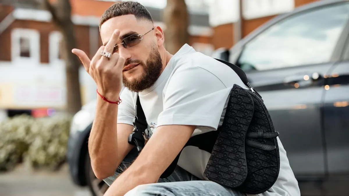 Video: Nederlandse rapper verliest gevecht van kliko en moet naar het ...