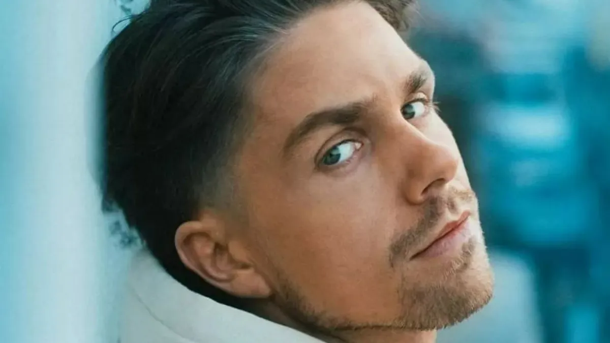 Songwriter Bram Koning loeihard over comeback André Hazes | LOESOE