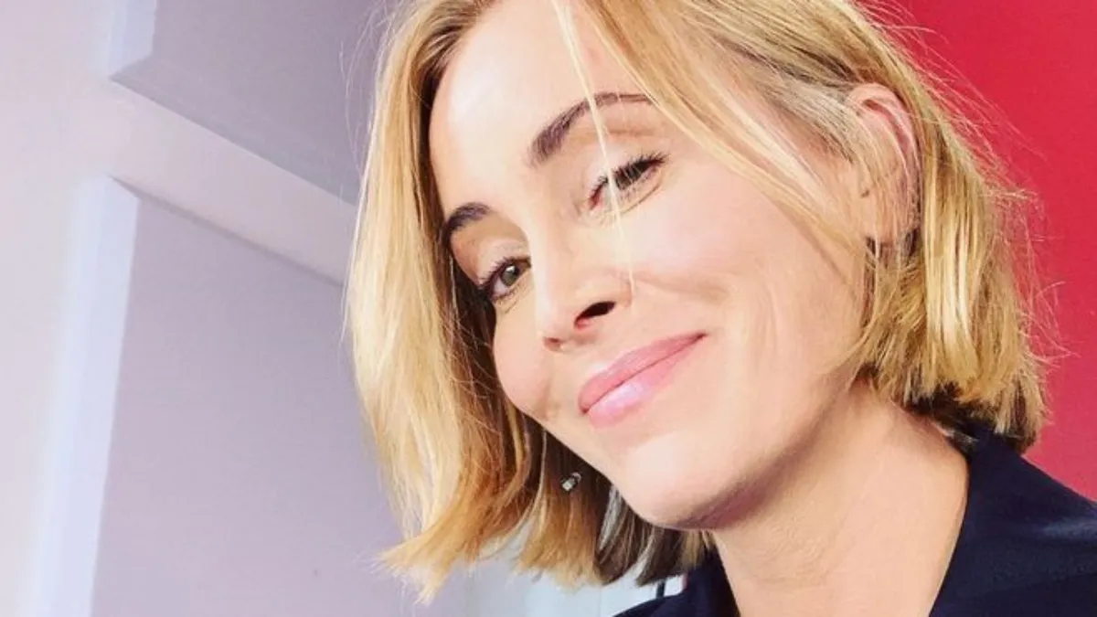 Zangeres Anouk (48) deelt trots haar afgetrainde lichaam | LOESOE