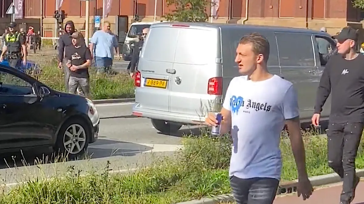 Demonstranten op de A12 krijgen bezoek van Ado-supporters (beelden ...