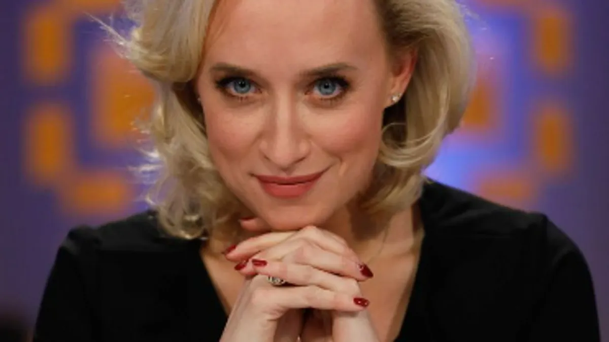 Eva Jinek onthult bizarre kersttraditie: 'warm en dampend' | LOESOE