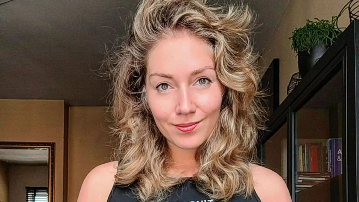 Jamie Kazàn laat haar eindelijk haar bulten zien | LOESOE