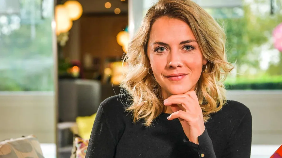 Actrice Leen Dendievel doet monden openvallen met compleet nieuwe look ...