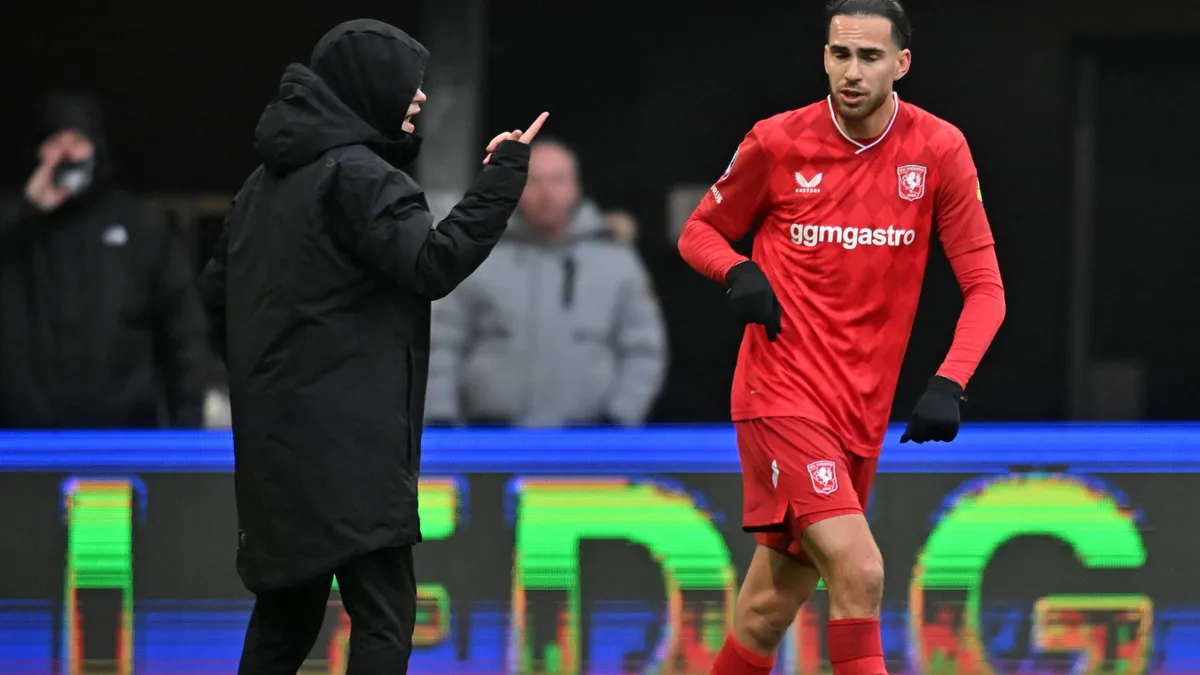 Heracles gooit huilende ballenjongen stadion uit na bekerincident: "Kan ...