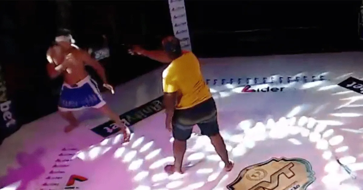 WAT! MMA-vechter pakt pistool man af tijdens vechtsport event ...