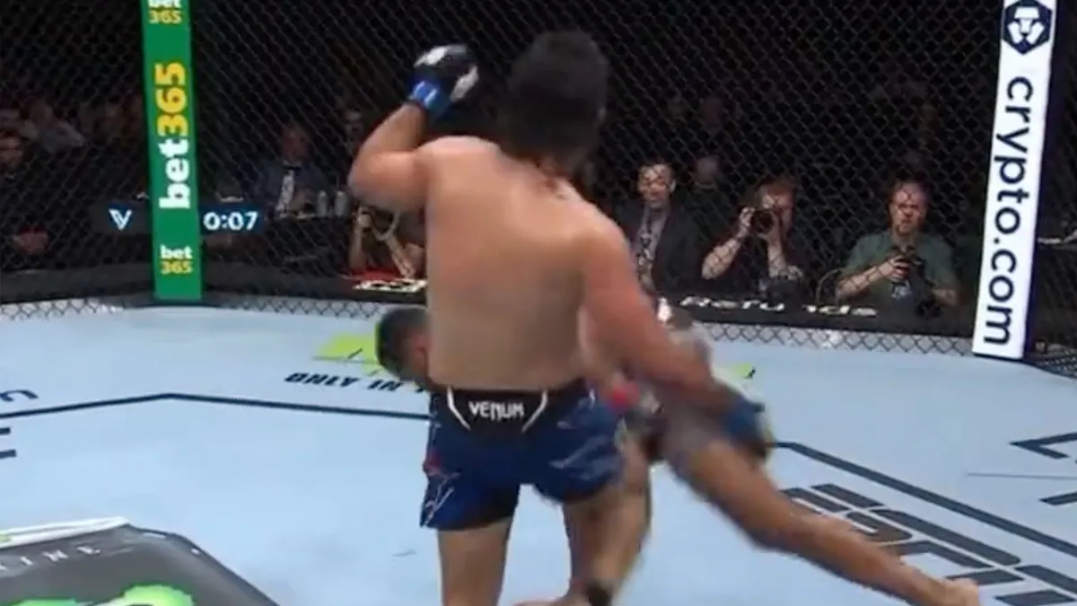 🎥 UFC debutant Jonny Parsons triomfeert met daverende knock-out ...