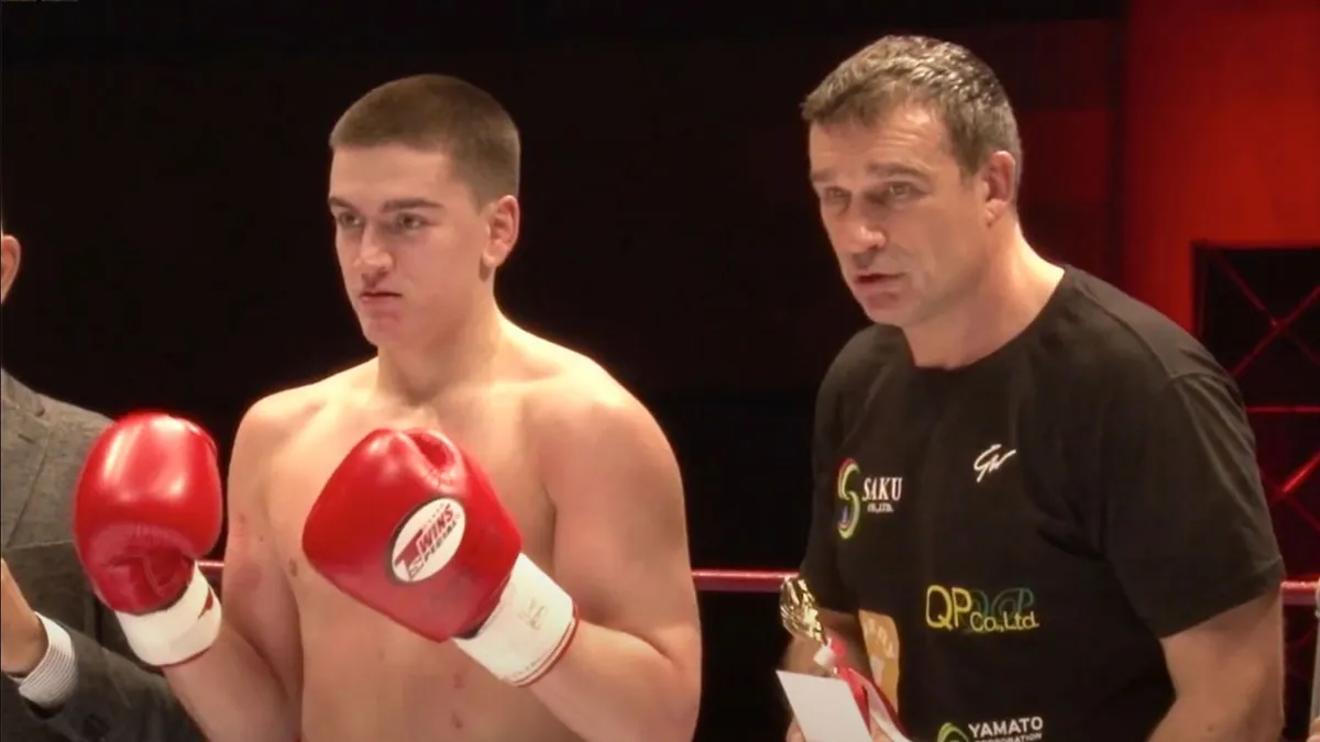 Kickbokslegende Peter Aerts zoon en dochter in actie tijdens Legend ...