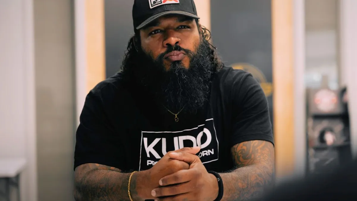 Vechtlegende Tyrone Spong kreeg beledigend Glory contract aangeboden ...