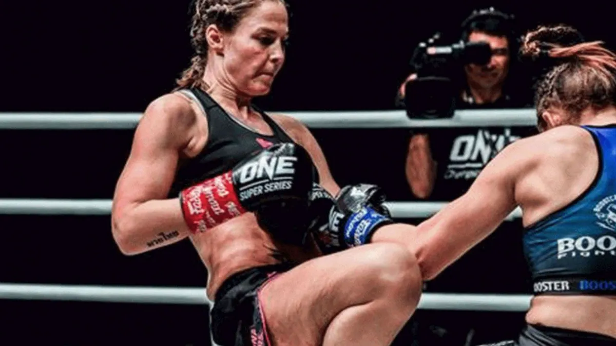 Kickboksicoon Jorina Baars stopt: Emotioneel afscheid | Vechtsport info