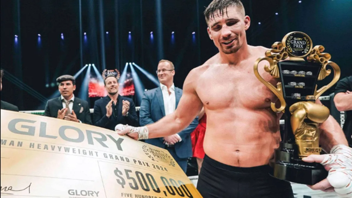 Wat verdient Rico Verhoeven met Glory 100 gevecht tegen Vakhitov ...