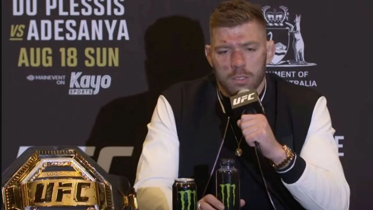 OEPS! UFC Held Du Plessis lekt mega clash - Hotelruzie eindigt in ...