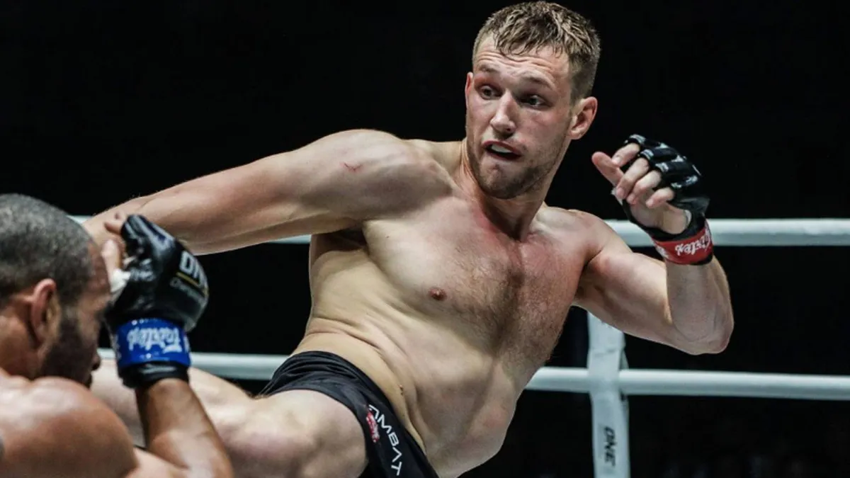 UFC sensatie De Ridder breekt met verleden - alleen zo kans op ...
