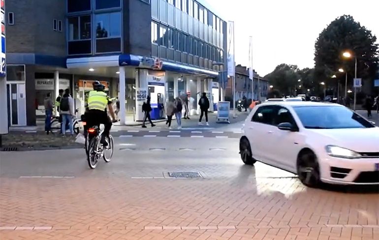 Tuig in Amersfoort steekt vuurwerk af bij benzinestation | VK Magazine Tuig in Amersfoort steekt vuurwerk af bij benzinestation | VK Magazine