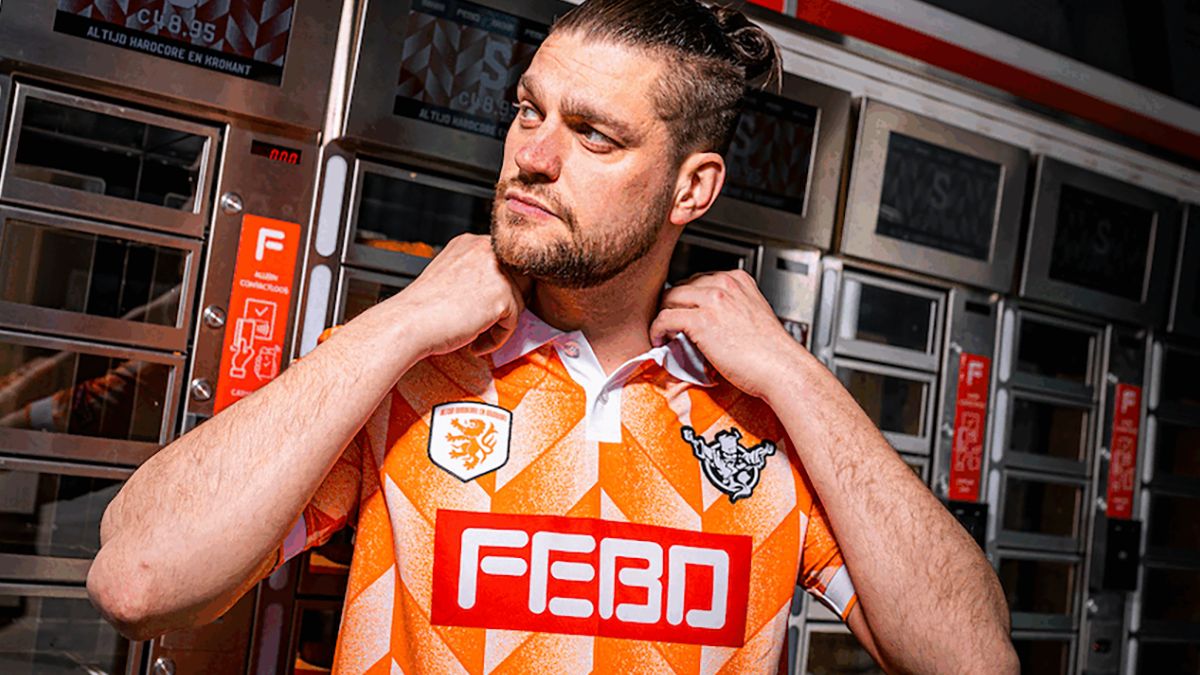 Wait what: Thunderdome en FEBO komen met legendarisch voetbalshirt | VK ...